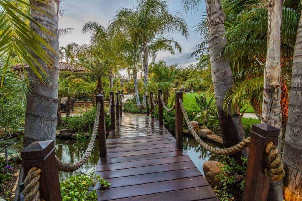 Hillcrest Teenage Treatment Center in Agoura Hills, CA
